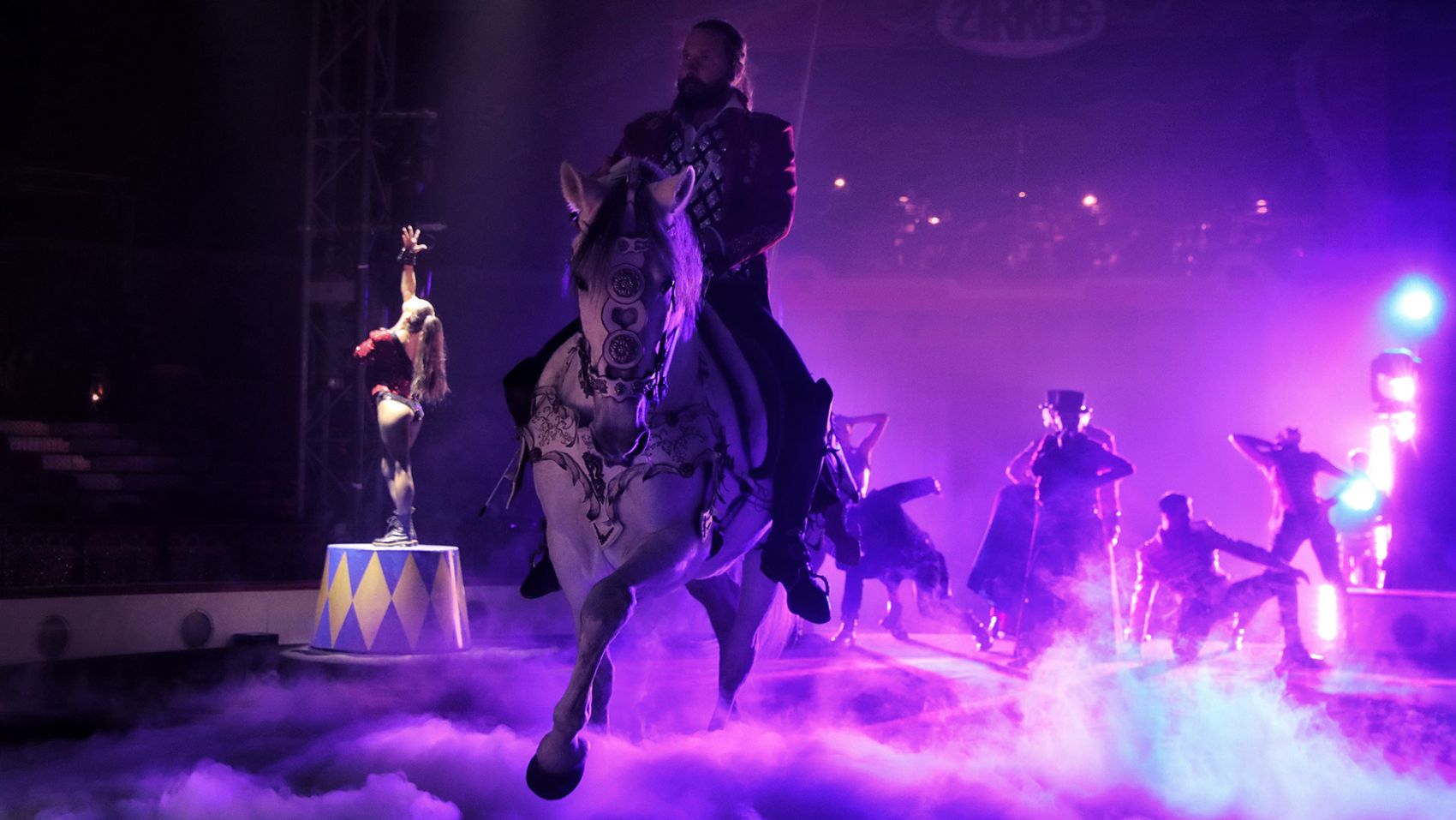 Winter Zirkus Revue | Europa-Park Erlebnis-Resort